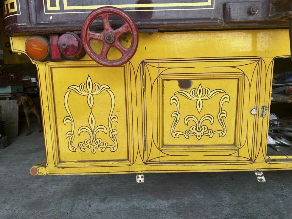 Steam powered rides, vintage vehicles and rare living wagons available ...